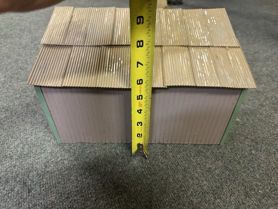 G Scale Would Tackle/Shed With Figures For Train Set Layout Aristocraft ...