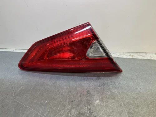 W21W12V21W Piloto Trasero Izquierdo Interior para NISSAN PULSAR (C13M ...