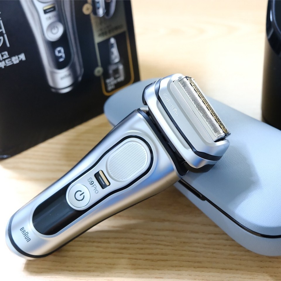 Braun Series 9 Pro 9477cc Electric Shaver with PowerCase Wet & Dry | eBay