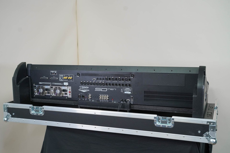 DiGiCo SD10 Digital Mixing Console w/ Waves Card, ST Optical & Road ...