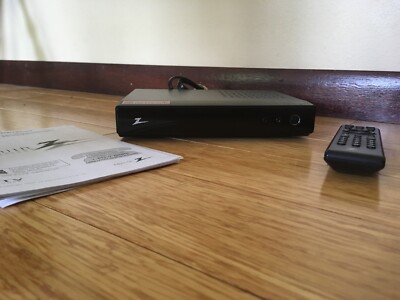 EUC, Zenith, Digital TV Tuner Converter Box, Model DTT901 W/ Remote ...