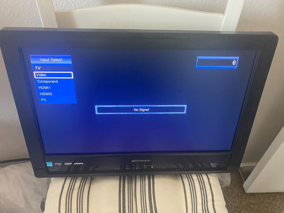 Emerson 19” LCD HDTV TV/Monitor with Remote, HDMI VGA AV Inputs. It ...