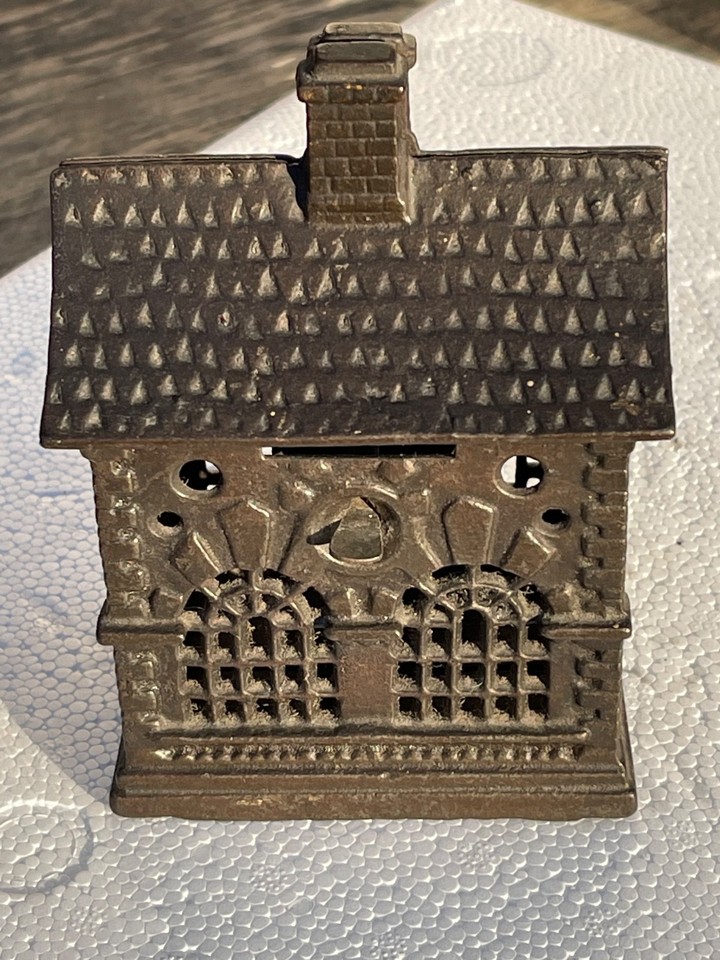 GRAY IRON CASTING CO CAST IRON ROOF BANK. BUILDING STILL BANK NICE BANK ...