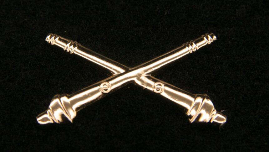 FIELD ARTILLERY XL GOLD PIN UP US ARMY CROSSED CANNONS Howitzers ...