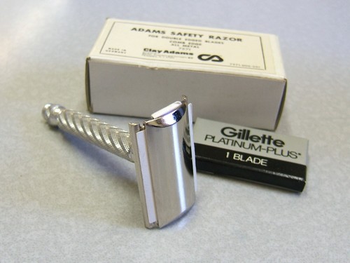 Vintage 1970s Military Production Gillette Spiral TECH DE Safety Razor ...