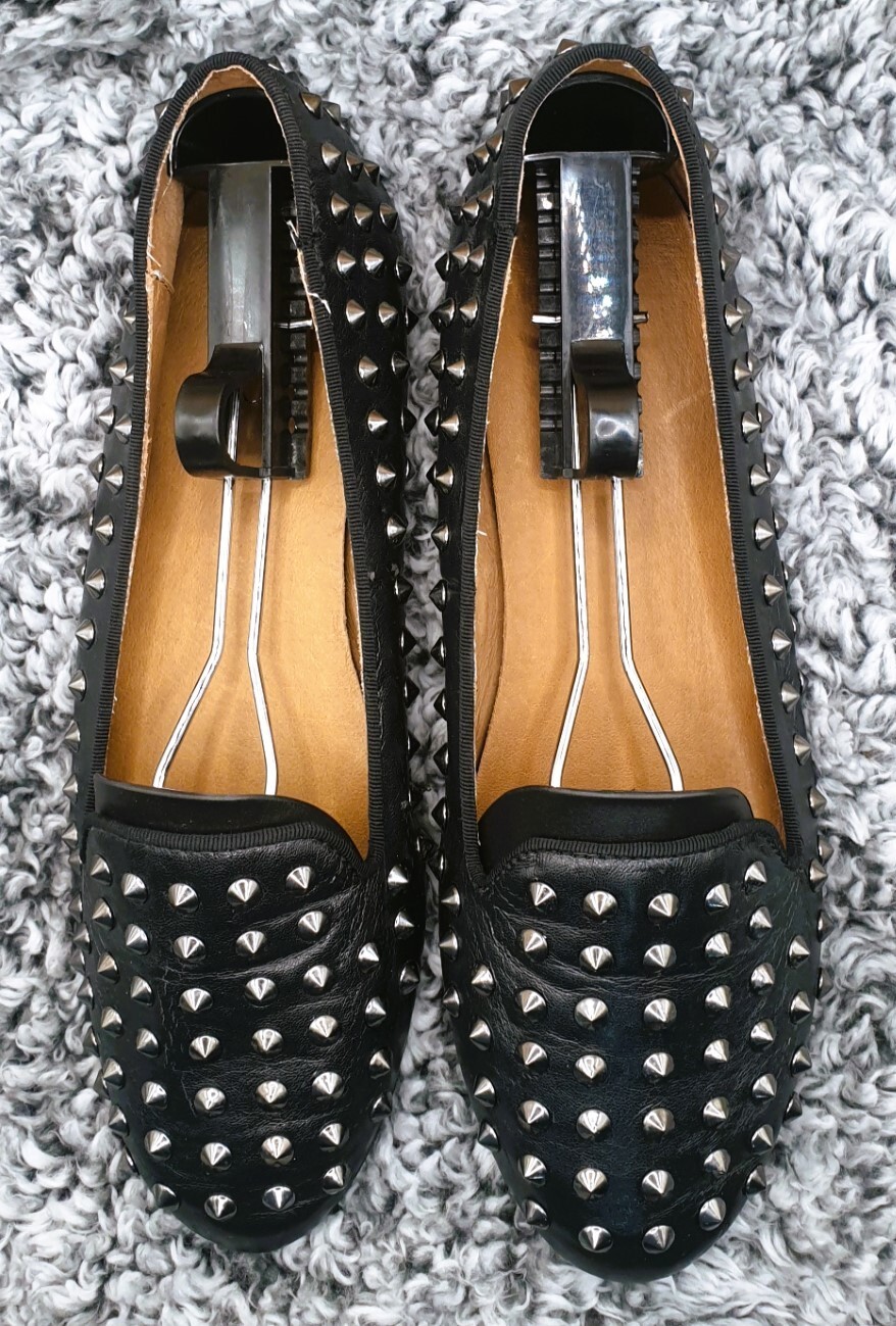 What To Wear Flats With Spike