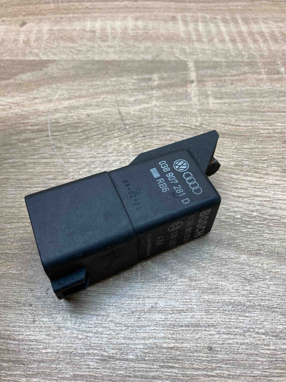 038907281D 0281003038 Skoda Superb Relay Control Module Unit Bosch | eBay