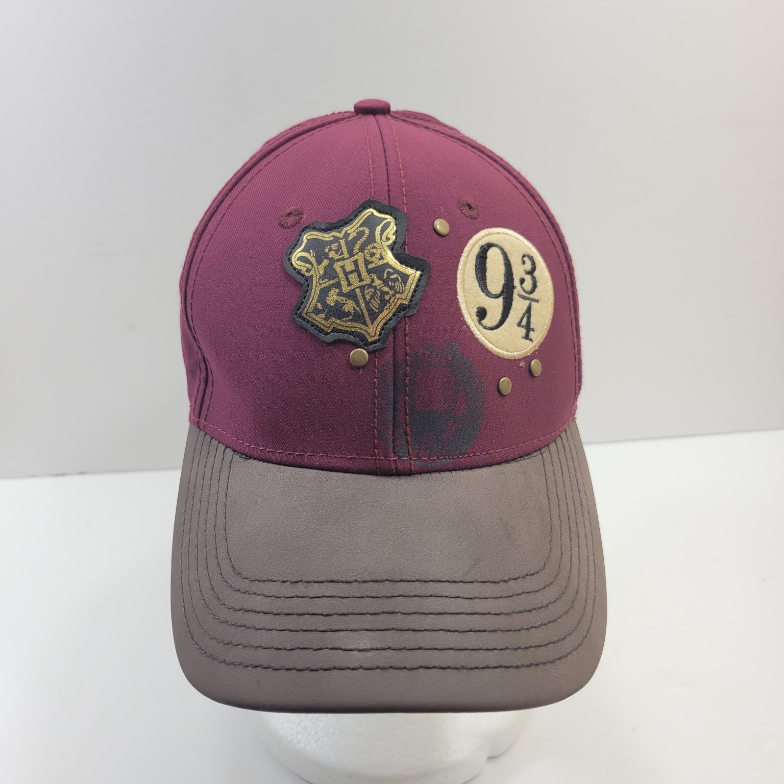 Harry Potter Maroon Hogwarts Crest Platform 9 3/4 Bas… - Gem