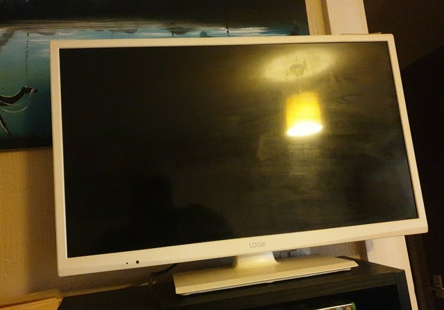 Logik L24HED18 24 inch 760p LED TV with Built-in DVD Player - Black for ...