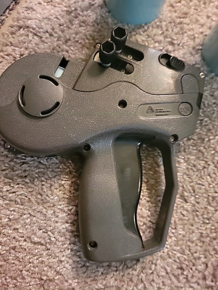 *Read* Avery Dennison Monarch 1136 2-Line Price Label Gun W/ 16 Rolls ...