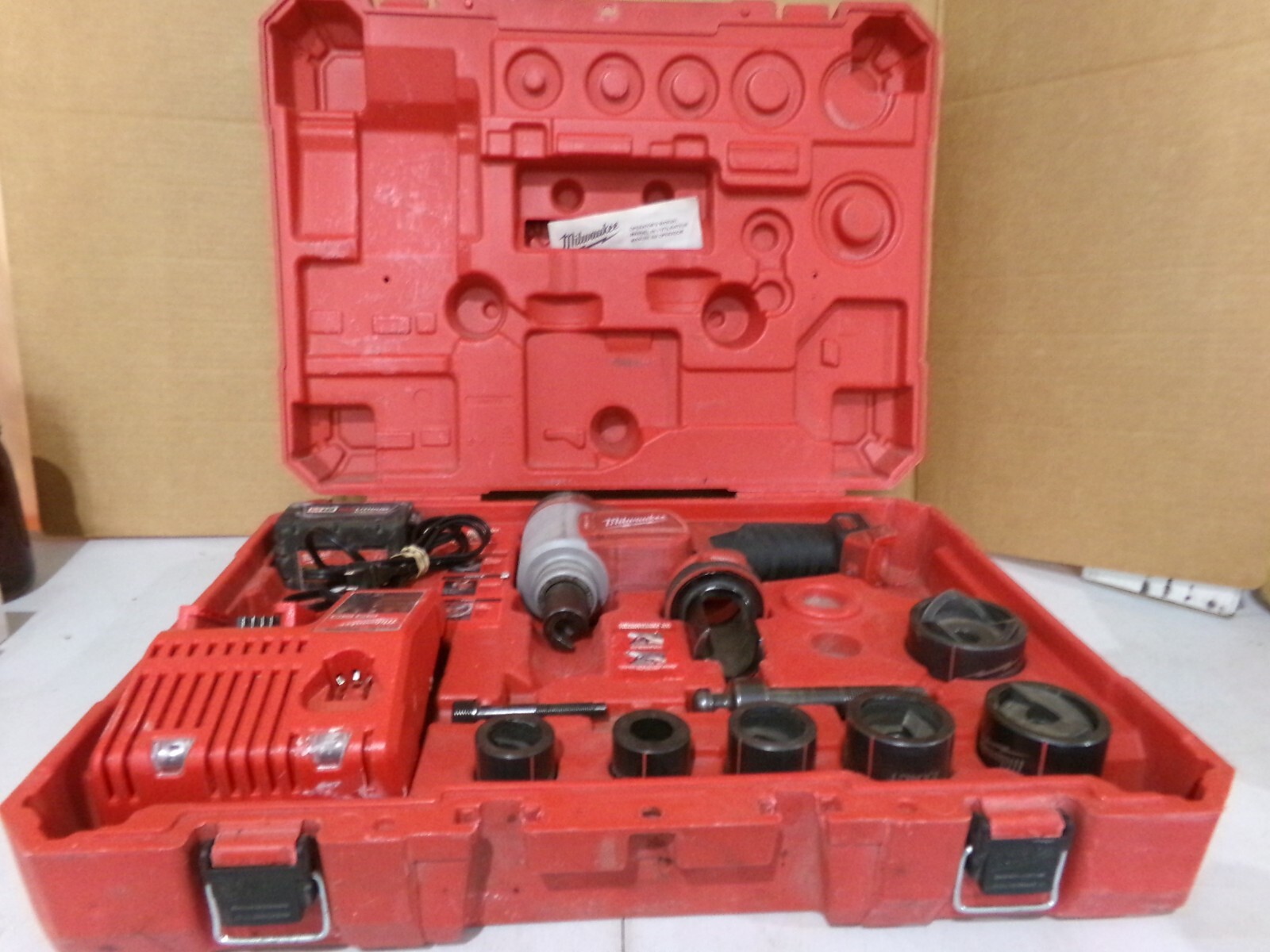 MILWAUKEE 2676-22 FORCE LOGIC 10T 18M KNOCKOUT TOOL KIT W1/2"-2" | eBay