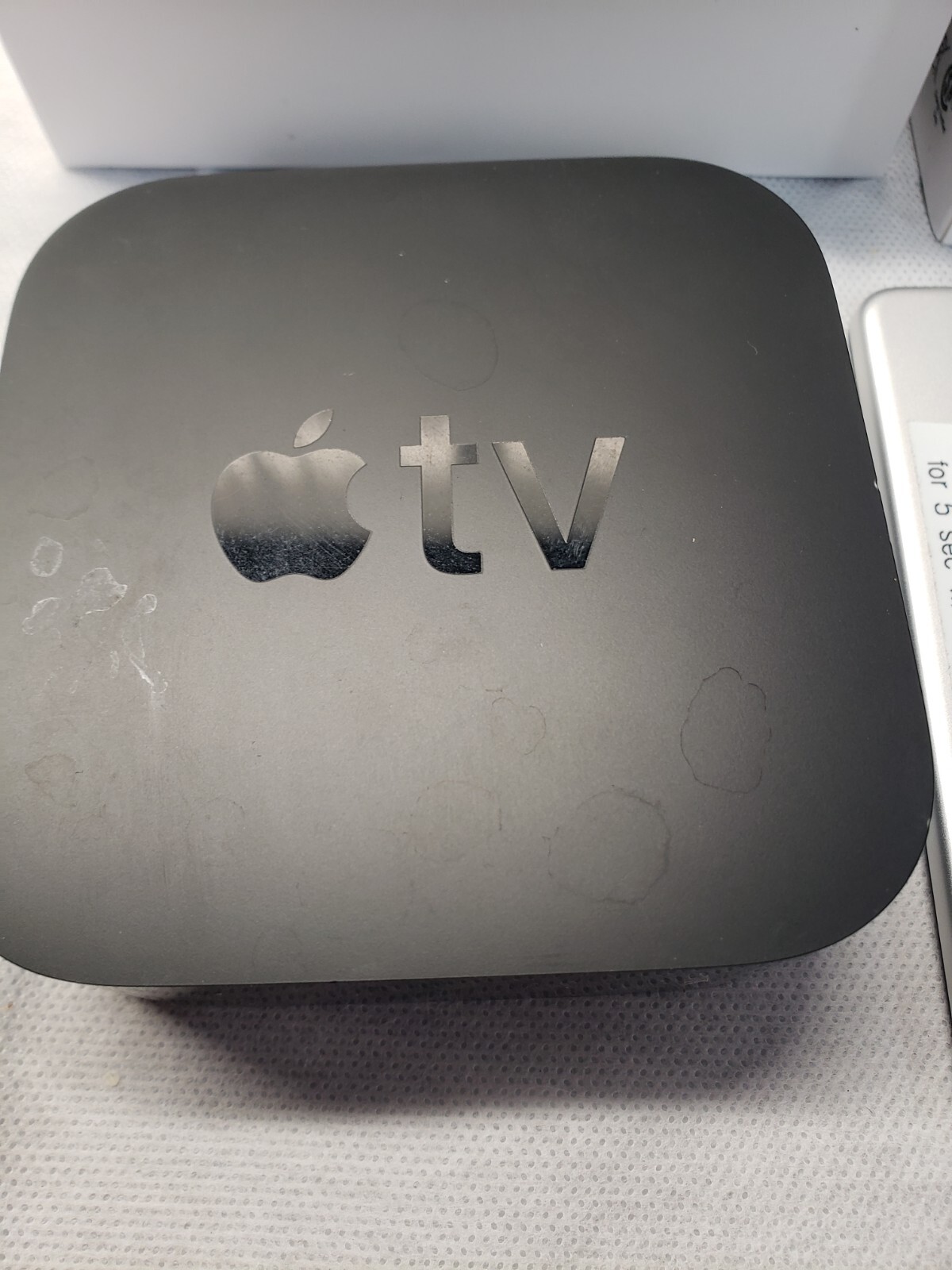 Apple TV 4K A1842 with remote