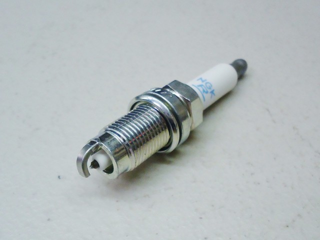 2003-2010 Bentley CONTINENTAL GT Spark Plug Set of 4 Pcs 101905600B for ...