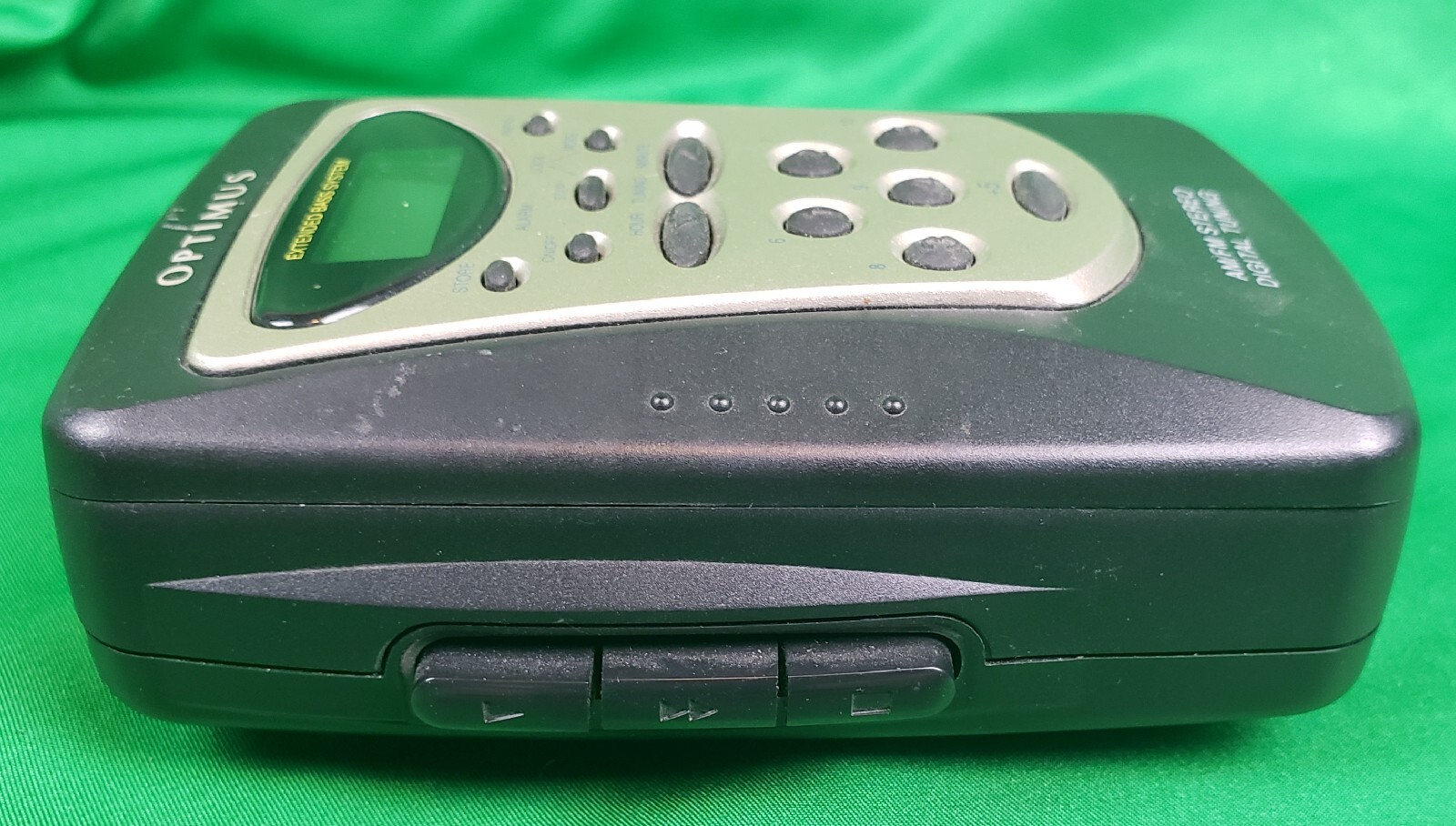 Vintage Optimus AM/FM Stereo Cassette Walkman SCP-98 - Radio Shack 14 ...