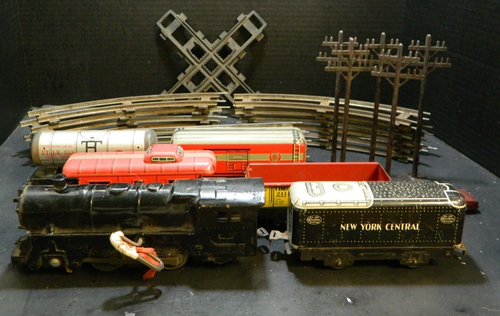 Vintage Louis Marx Model Train Set (29) Pieces Engine +(5) Cars, Track ...