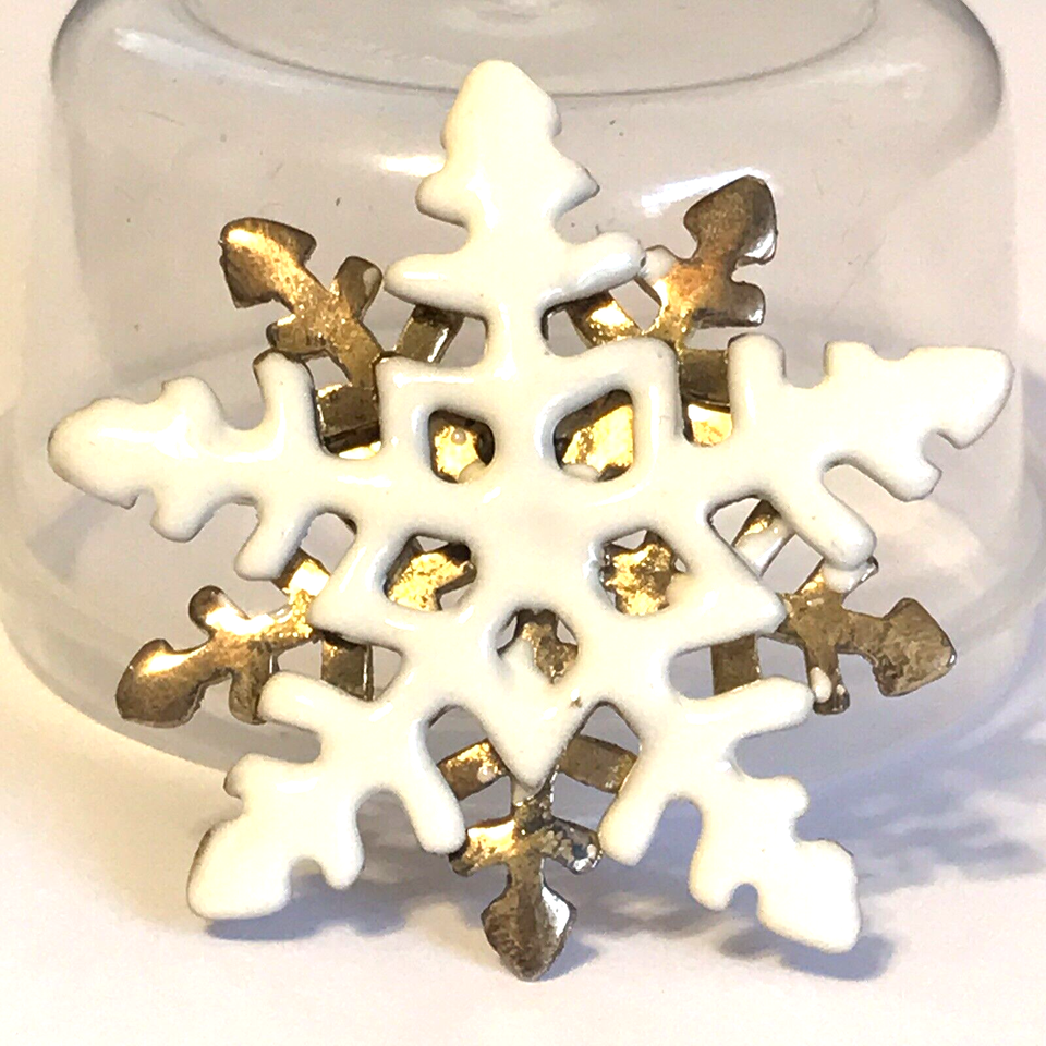Vintage Snowflake Pin Brooch Gold Plated Holiday Christmas Winter Snow ...