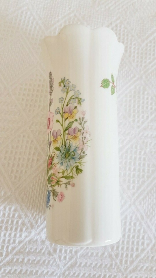Small Vase ~ Scalloped Rim ~ Wild Tudor Flowers ~ Aynsley Bone China ...