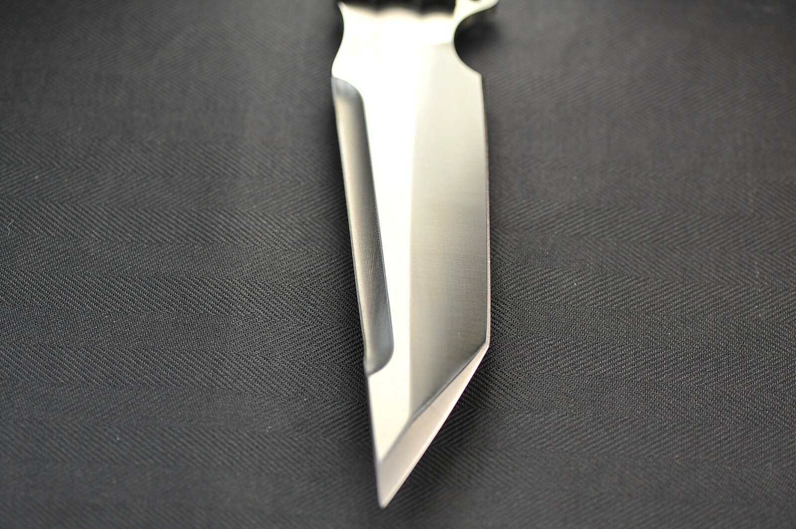 Busse Custom Force One .224" Satin INFI Blade Black G10 G-rexed ...