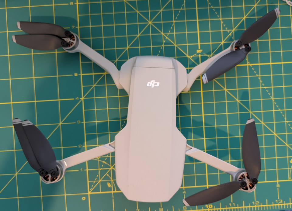 DJI Mavic Mini Camera Drone w Controller, 3 Batteries, SD card, spares ...