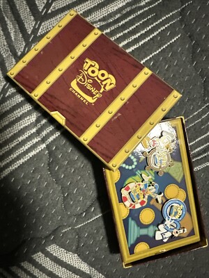 TOON DISNEY CHANNEL BOX SET OF 3 PINS. MINT CONDITION. IN ORIGINAL BOX ...