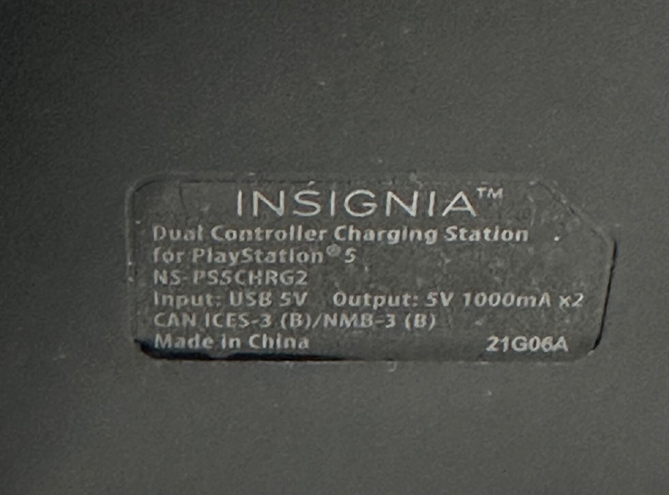 Insignia Dual Controller Charging Station for Playstation 5 PS5 NS ...