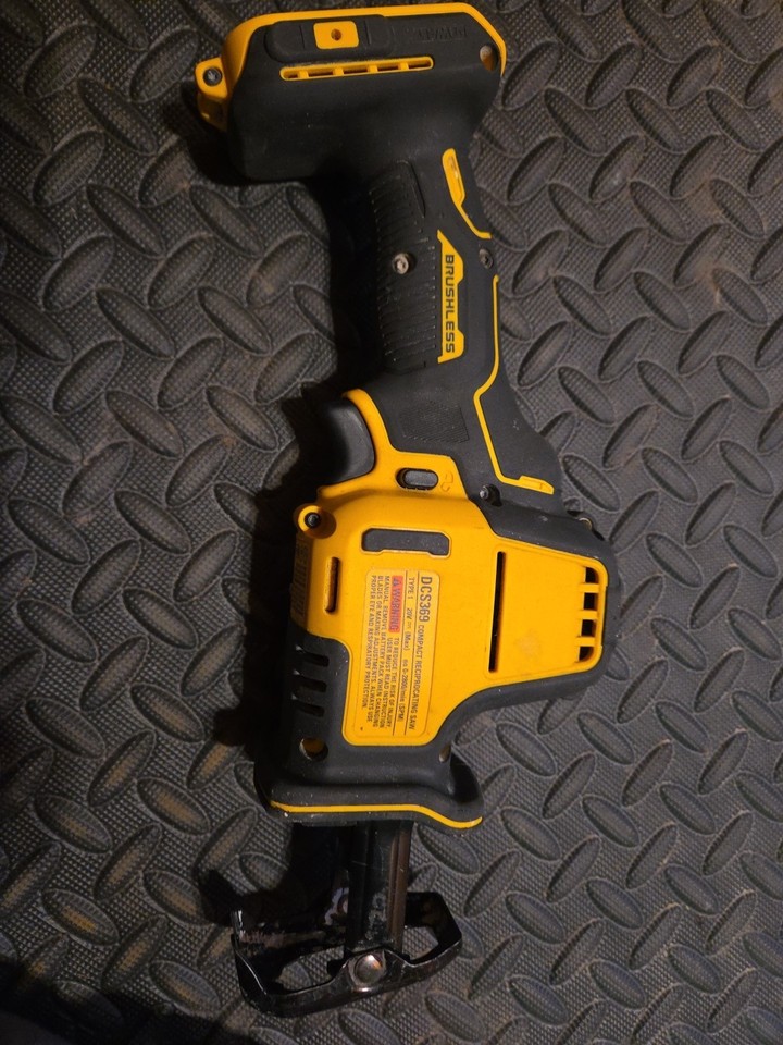 DEWALT DCS369B Atomic Compact Reciprocating Saw PARTS OR REPAIR ONLY ...