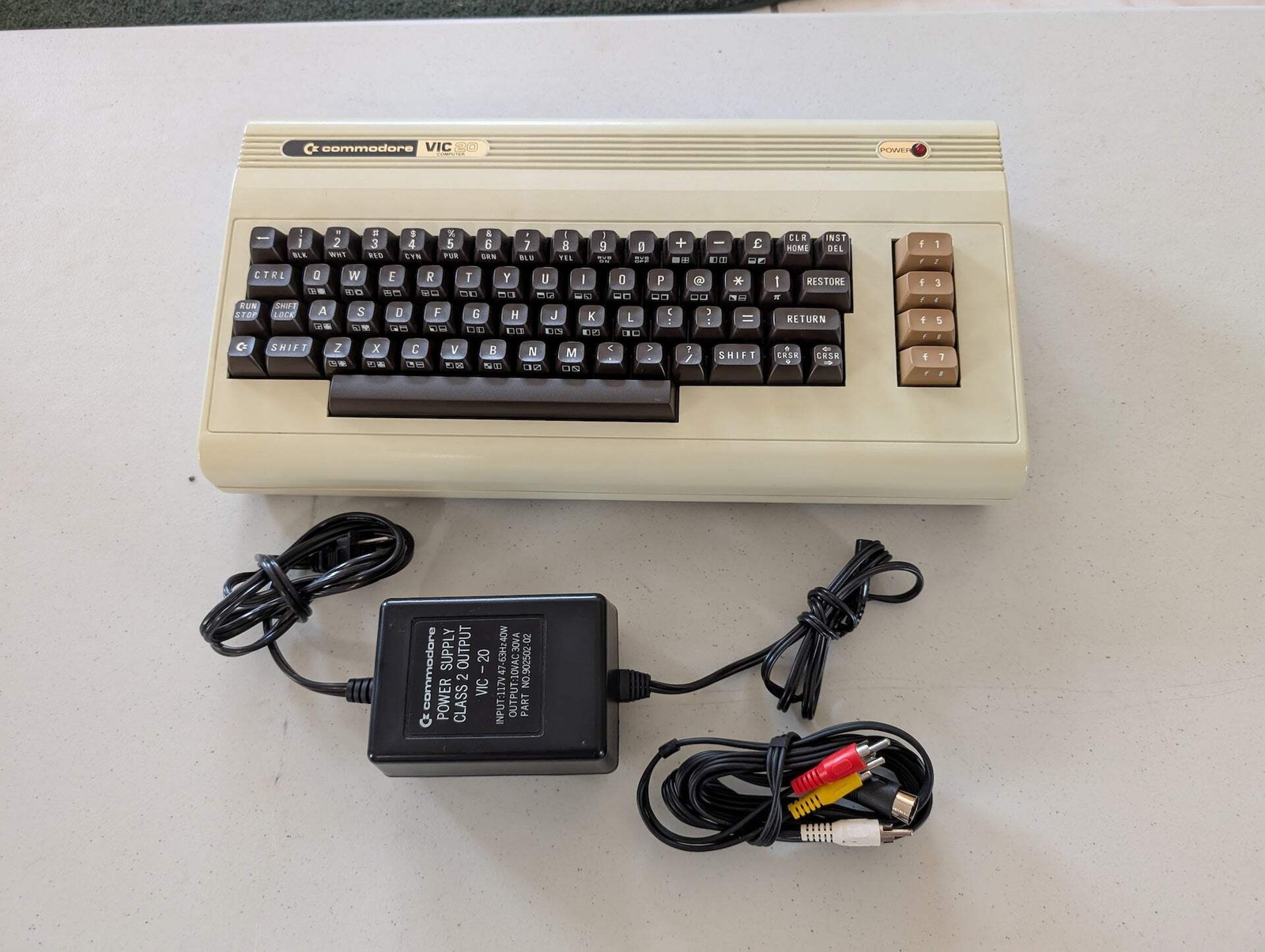 Commodore Vic 20 computer with power supply and video cable Serial ...