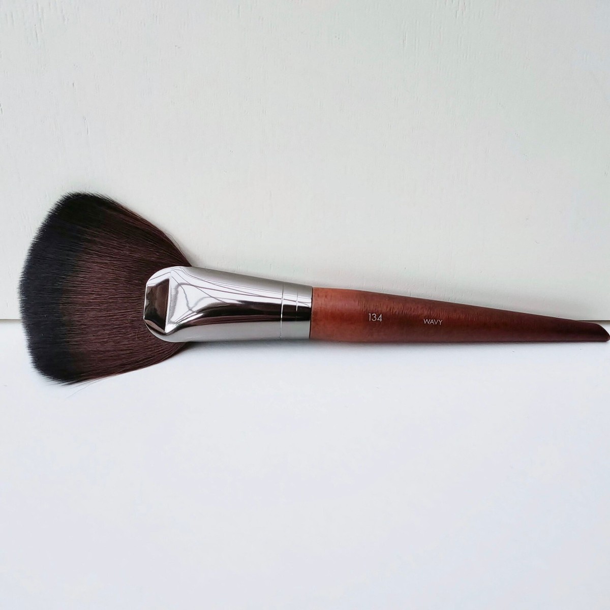 Makeup Forever 134 Large Powder Fan Brush | Saubhaya Makeup