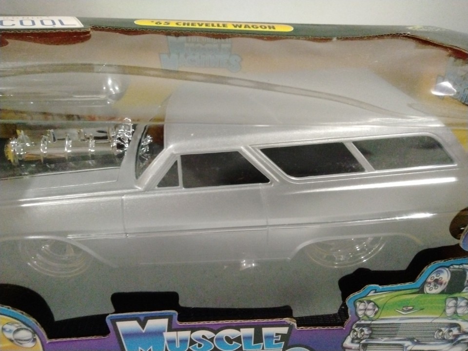 1/18 Muscle Machines '65 CHEVELLE WAGON "TOO COOL" New Silver | eBay