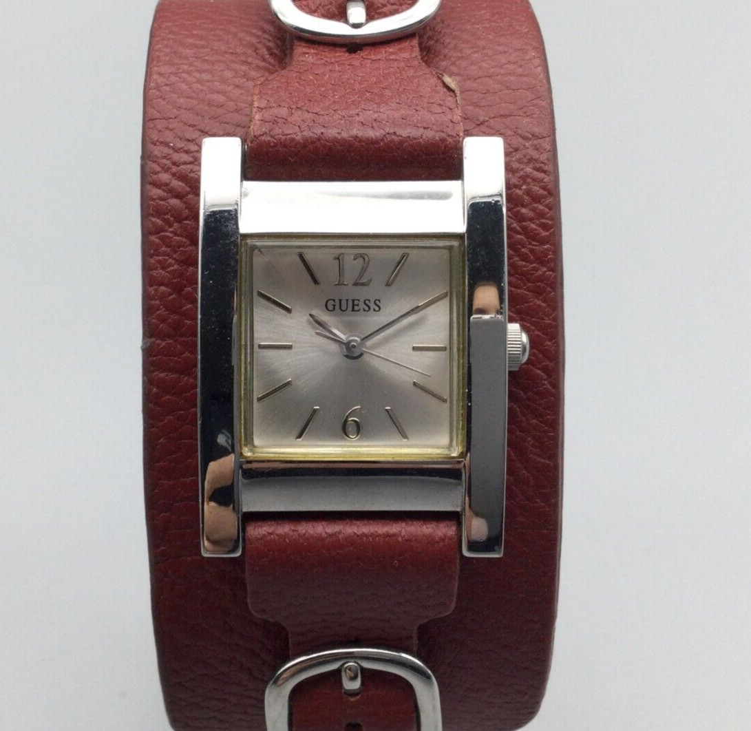 Análisis detallado: Reloj Guess cuadrado, la elegancia en tu muñeca