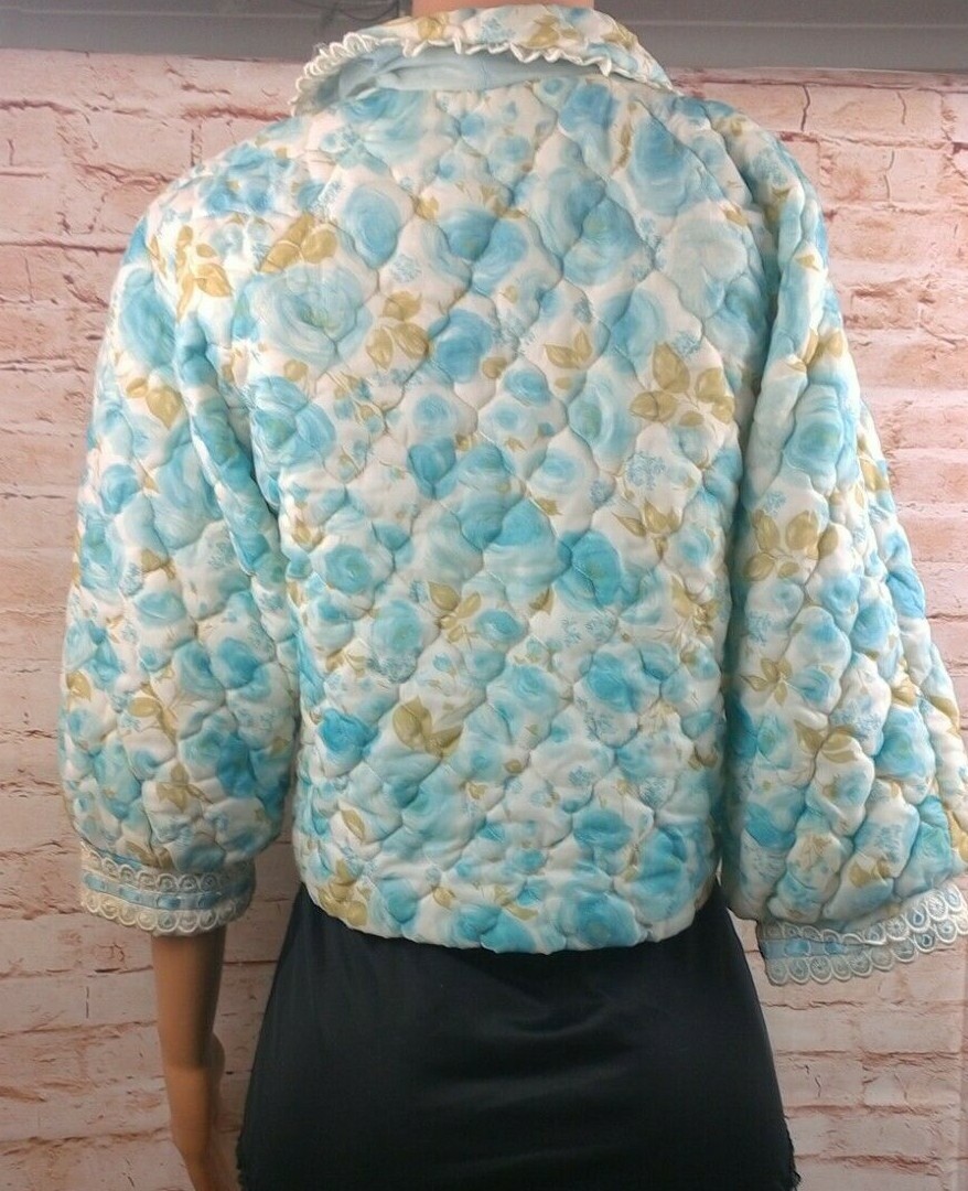 Vintage blue floral quilted nylon bed jacket Wovenair… - Gem