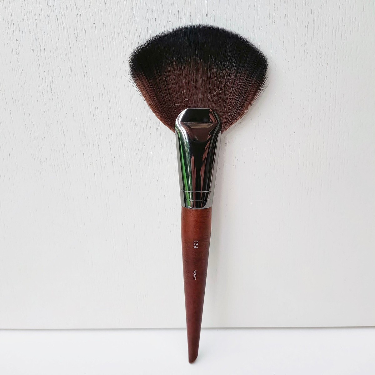 Makeup Forever 134 Large Powder Fan Brush | Saubhaya Makeup