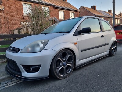 Ford Fiesta MK6 ST150 Side Skirt Splitter Spoilers. Gloss Black. Low ...