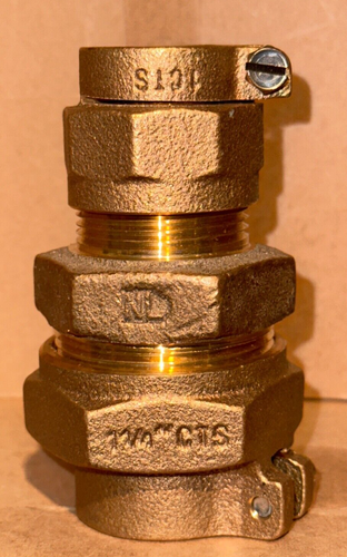 Mueller Straight Coupling Compression 1-1/4" CTS x 1" CTS Connection 1 ...