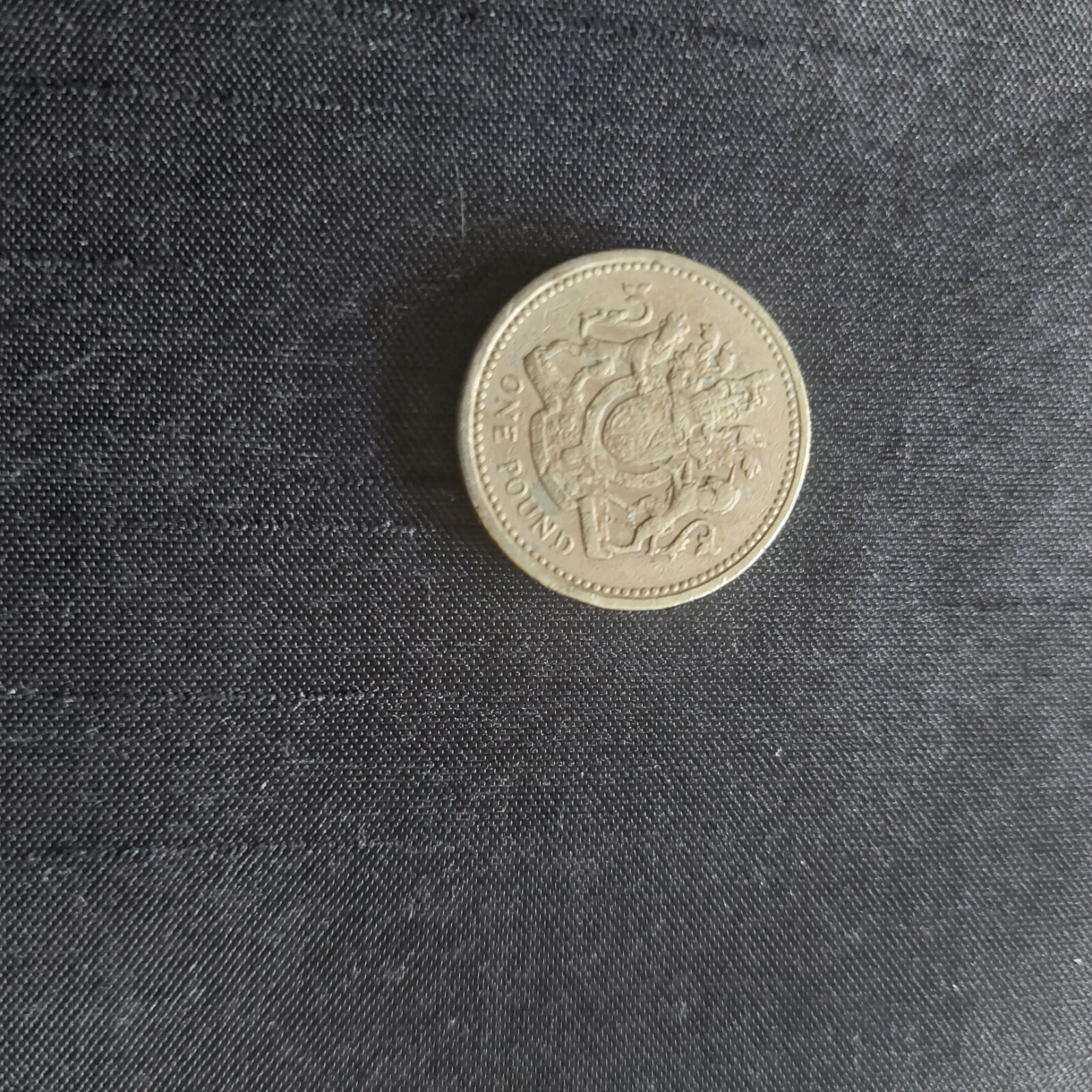 Rare 1983 Old Circulated Round £1 Coins One Pound Coin - Error Upside ...