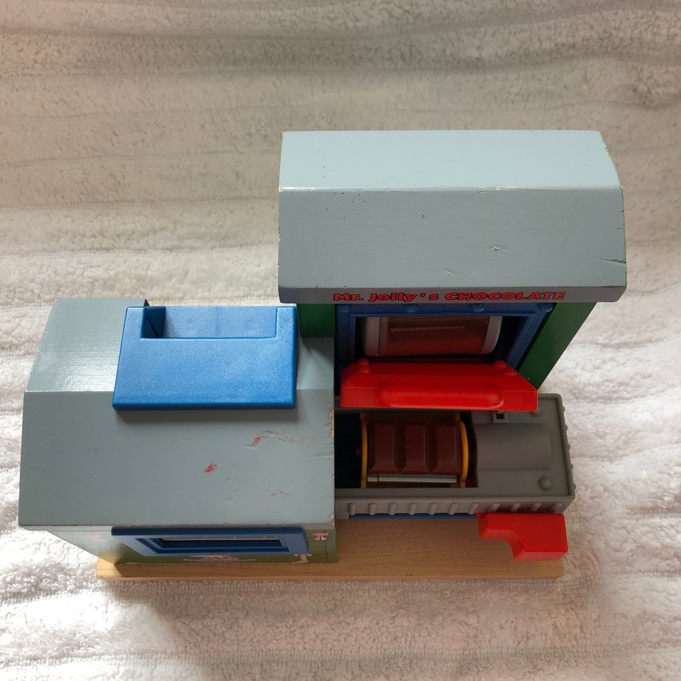 Thomas Wooden Railway Buildings & Features – Stations, Bridges, Cranes ...