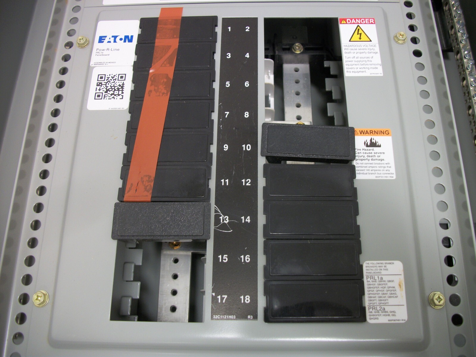 CUTLER-HAMMER PRL1A LOAD CENTER PANELBOARD EZB2036R 100AMP 208Y/120VOLT ...