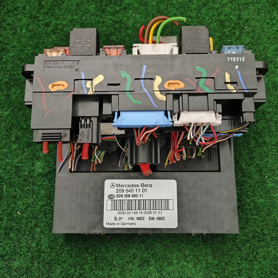 2001-2009 Mercedes W203 C230 C280 CLK320 Front SAM Fuse Box Relay ...