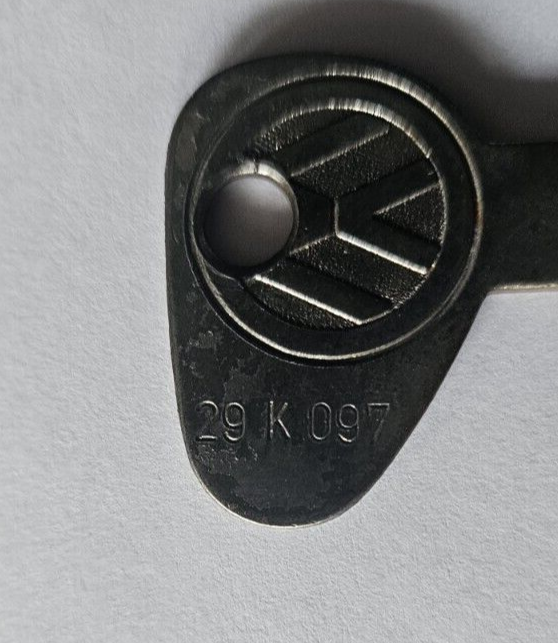 VINTAGE ORIGINAL 4x Matching VW BUG BEETLE VOLKSWAGEN KEYS 29K 097 | eBay
