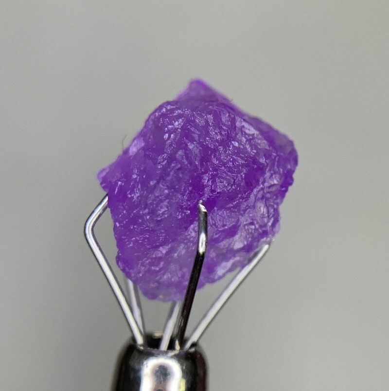 2.6 carat rough Hackmanite from Afghanistan (Strong Tenebrescence) | eBay