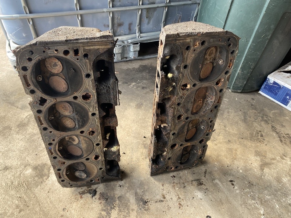 Chevrolet 283 Cylinder Heads M1S29-30 | OE