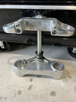 Harley Davidson VROD Muscle Night Rod Special triple tree clamps yokes ...