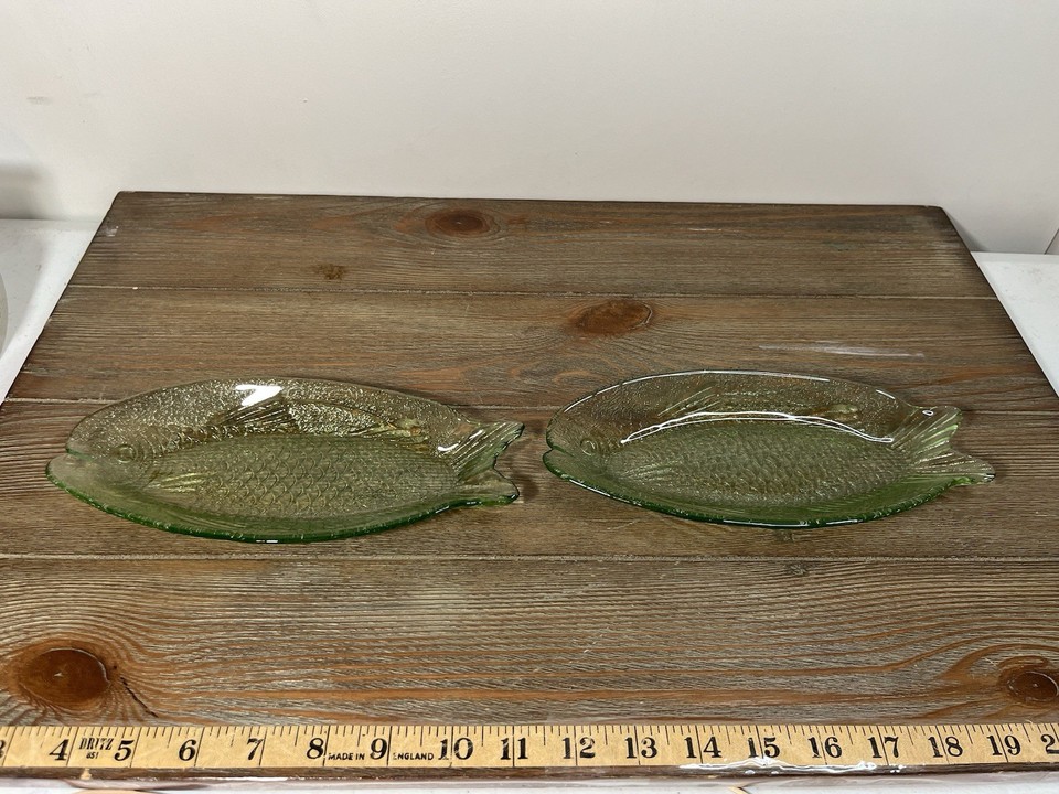VINTAGE GREEN GLASS EMBOSSED FISH SHAPED DISH 9" SET OF 2 MCM | eBay