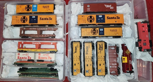 Lot 16 of HO Scale Train Cars Various Manufacturers - Only used for ...