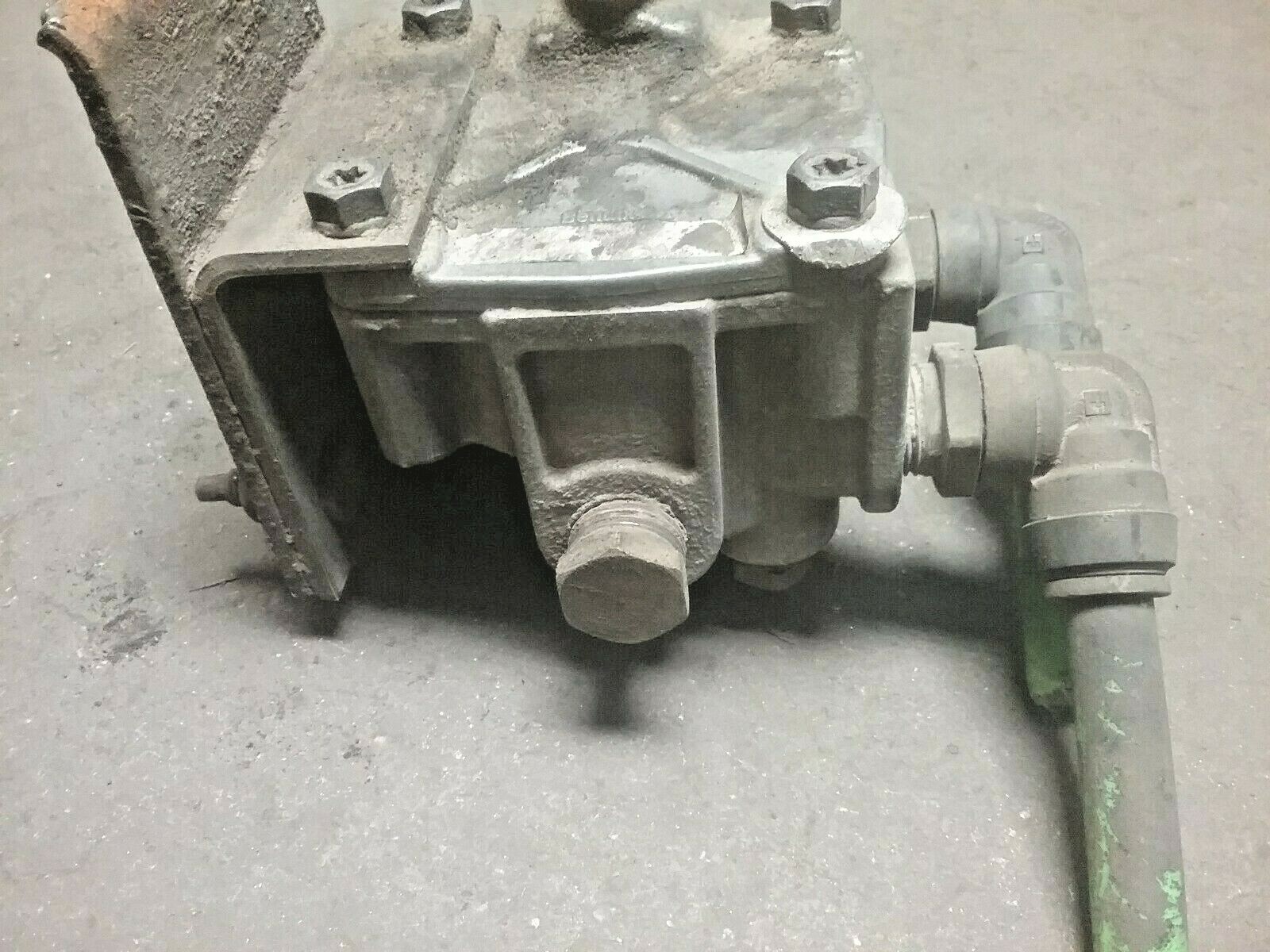 BENDIX AIR BRAKE RELAY VALVE 909828 | eBay