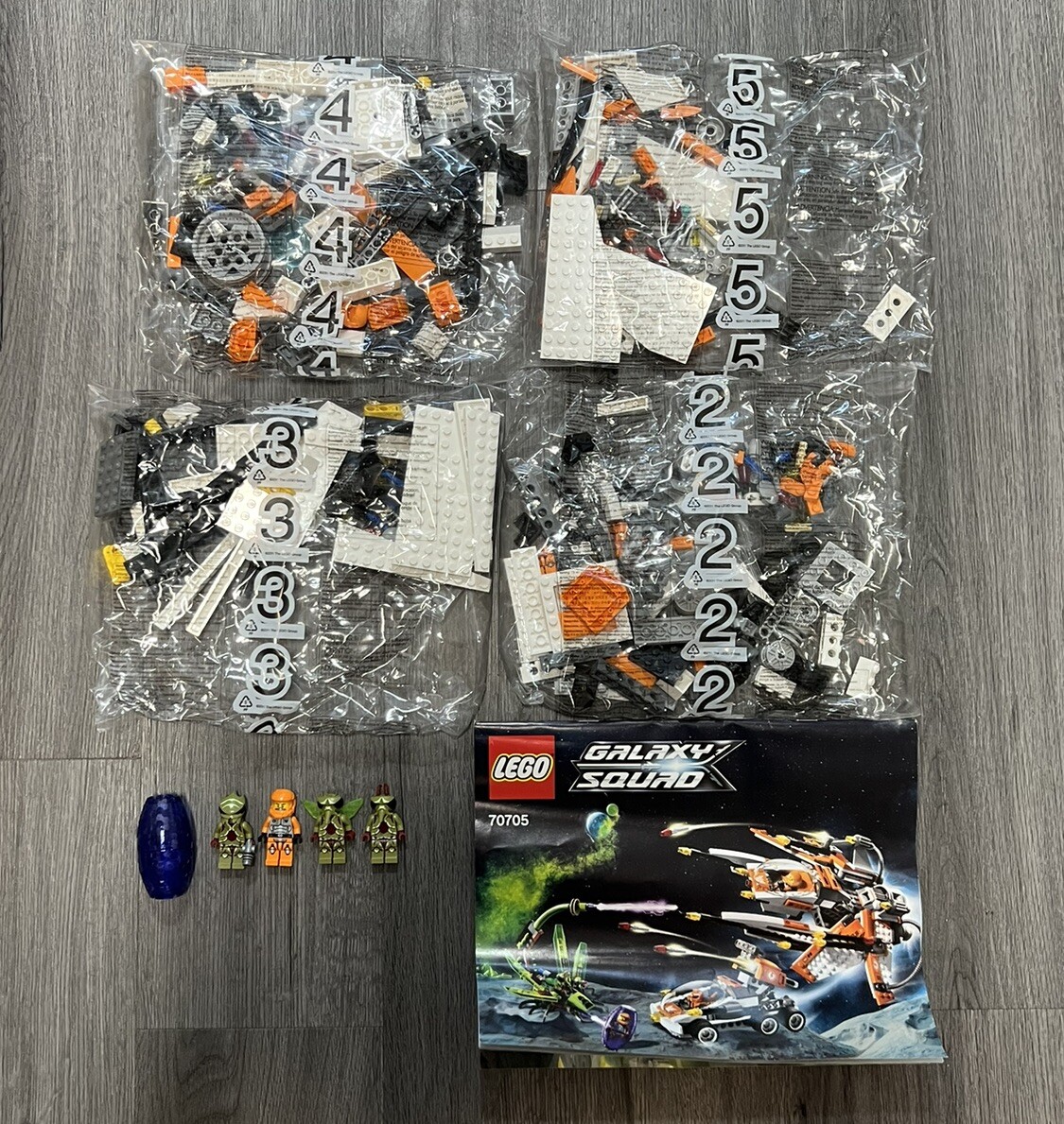 Lego 70705 Galaxy Squad Bug Obliterator Set W/ Minifigures MISSING 1 ...