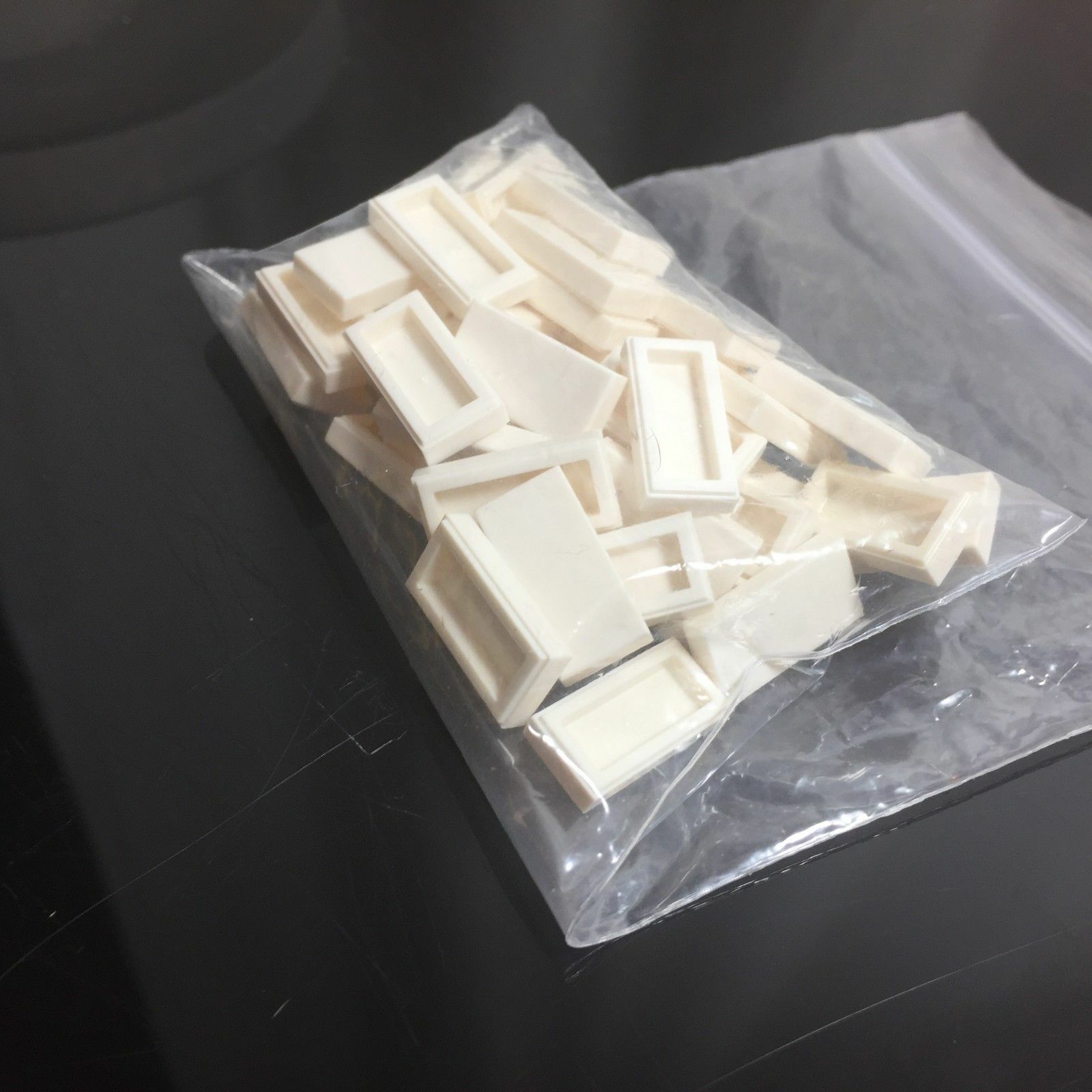 25 LEGO White 1x2 Flat Tiles (id 3069/306901) Finishing Modular Snow ...