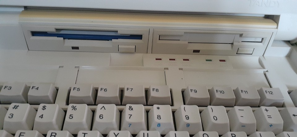 Vintage Tandy 1400 LT 25-3500A Personal Portable Computer, Dual 3.5 ...