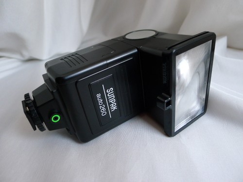 Sunpak auto 260 flash with wide angle diffuser universal automatic ...