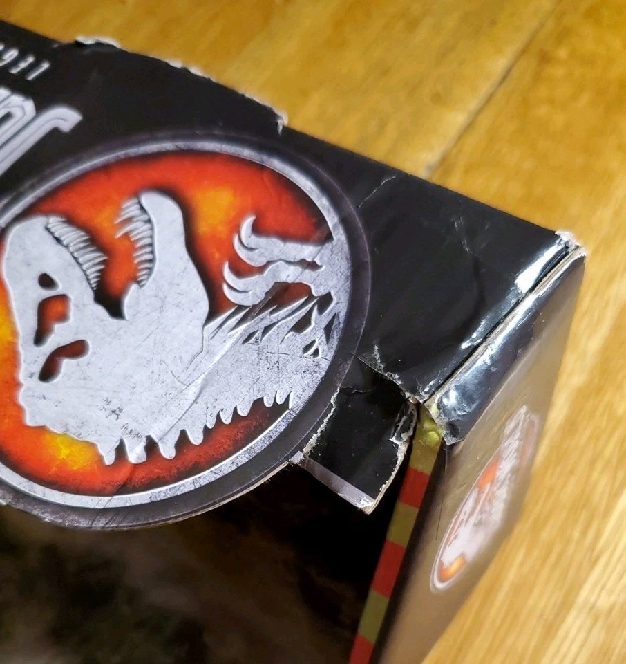 Jurassic World Reimagined Roarin' Real Feel Carnotaurus Action Figure ...